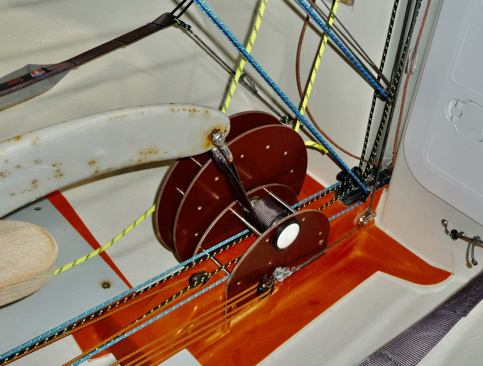 CHANGING THE UPHAUL ON THE CENTRE PLATE – Devon Yawl Association
